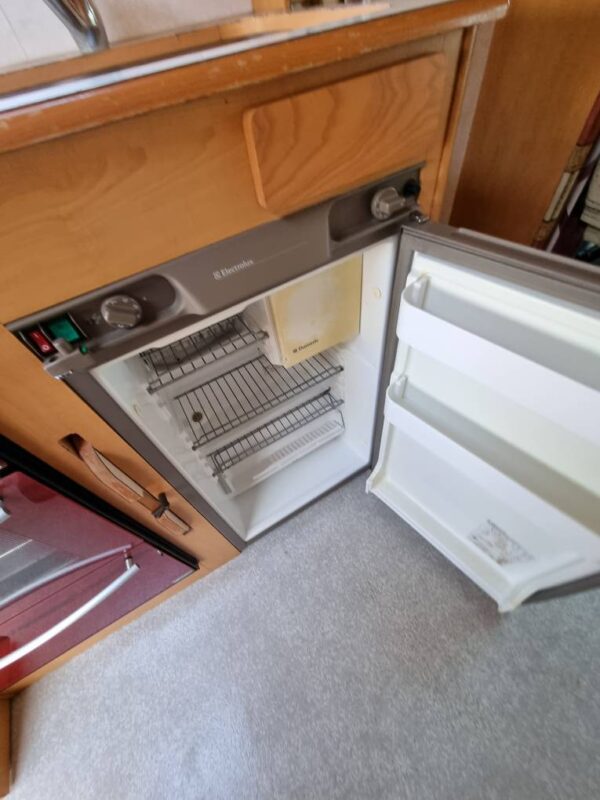 Compass Avantgarde 400 4 Berth 2 Belt U Shaped Lounge Motorhome For Sale