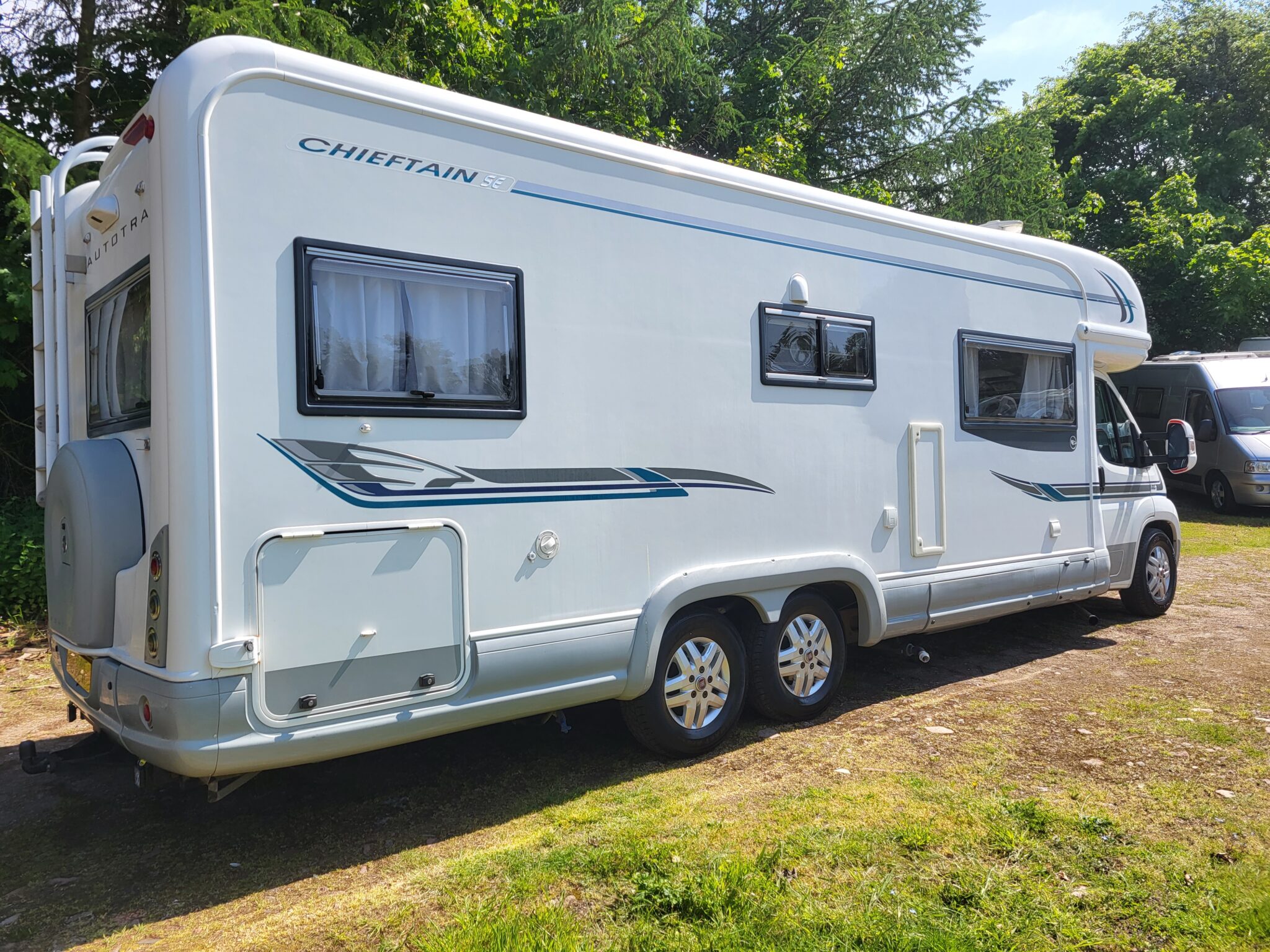 Auto-Trail Chieftain SE 4 Berth 2 Belt Rear Fixed Bed Motorhome For Sale