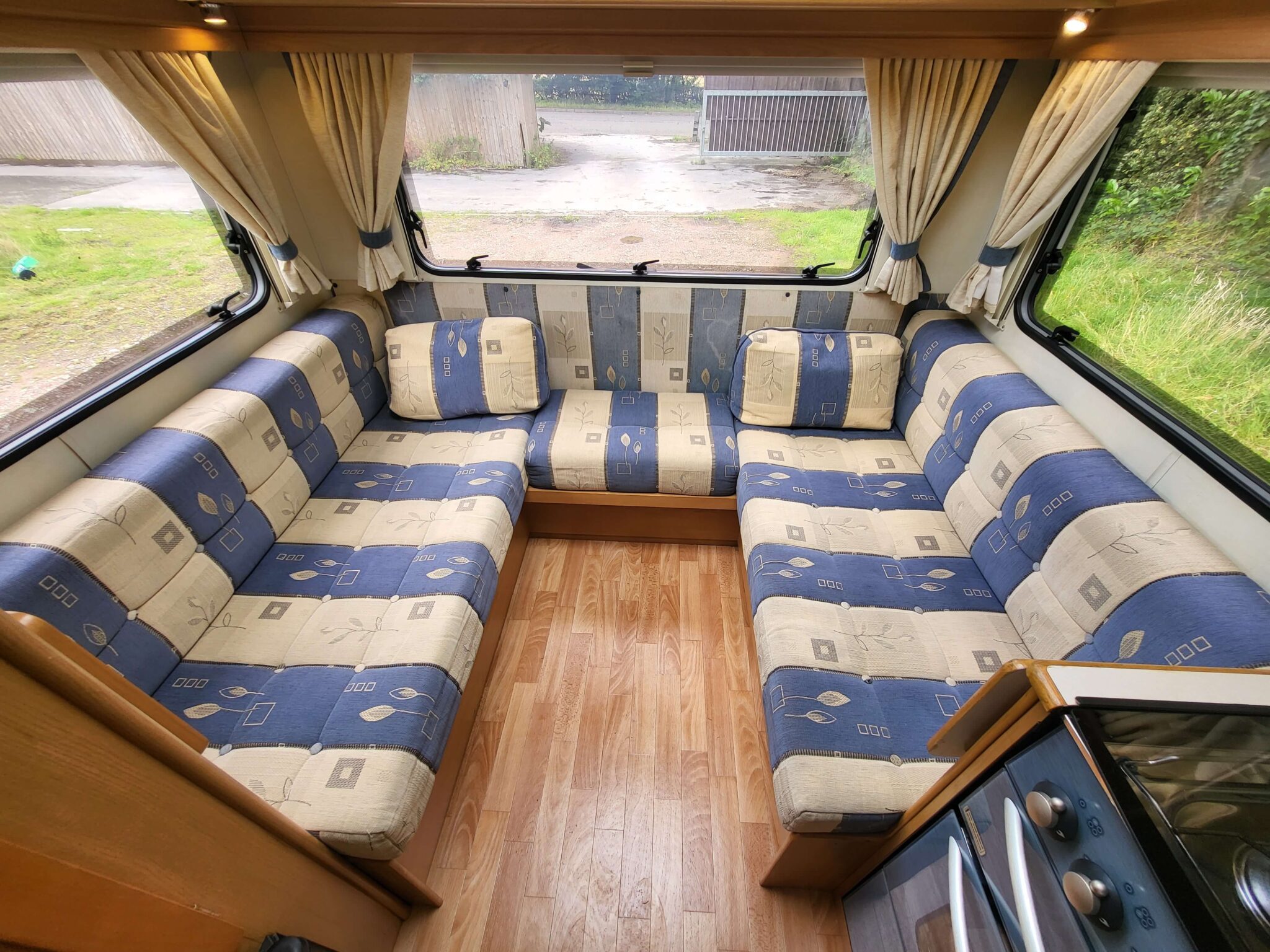 Compass Magnum 120 4 Berth 2 Belts Rear Lounge Motorhome For Sale