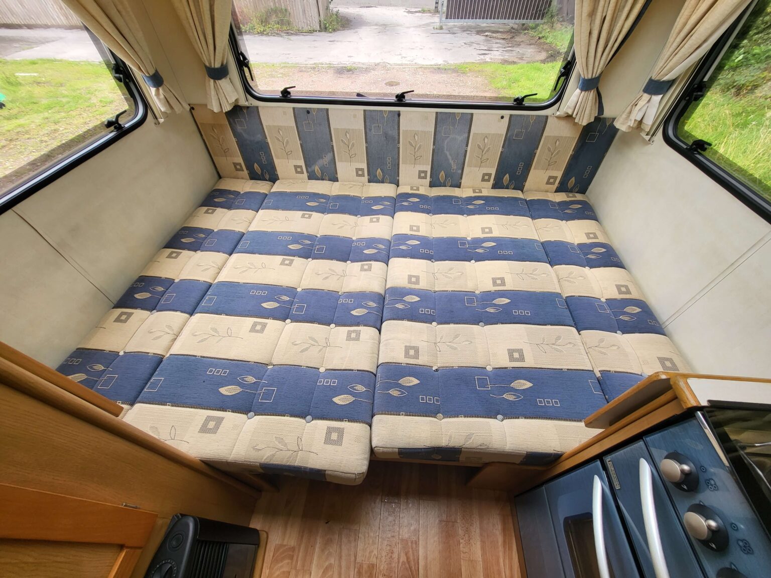 Compass Magnum 120 4 Berth 2 Belts Rear Lounge Motorhome For Sale