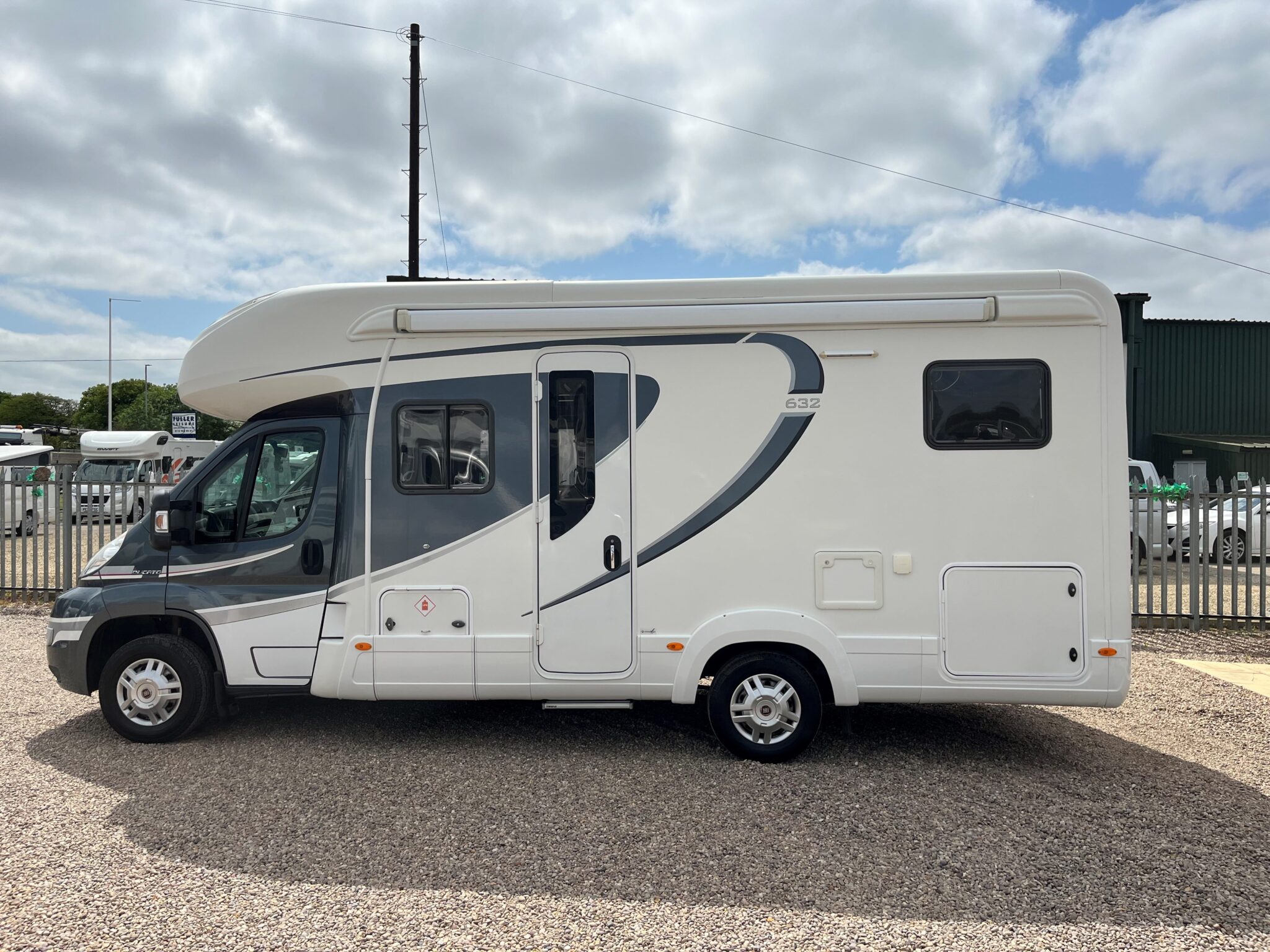 2013 Auto-Trail Apache 632 4 Berth Rear Fixed Bed Coachbuilt Motorhome