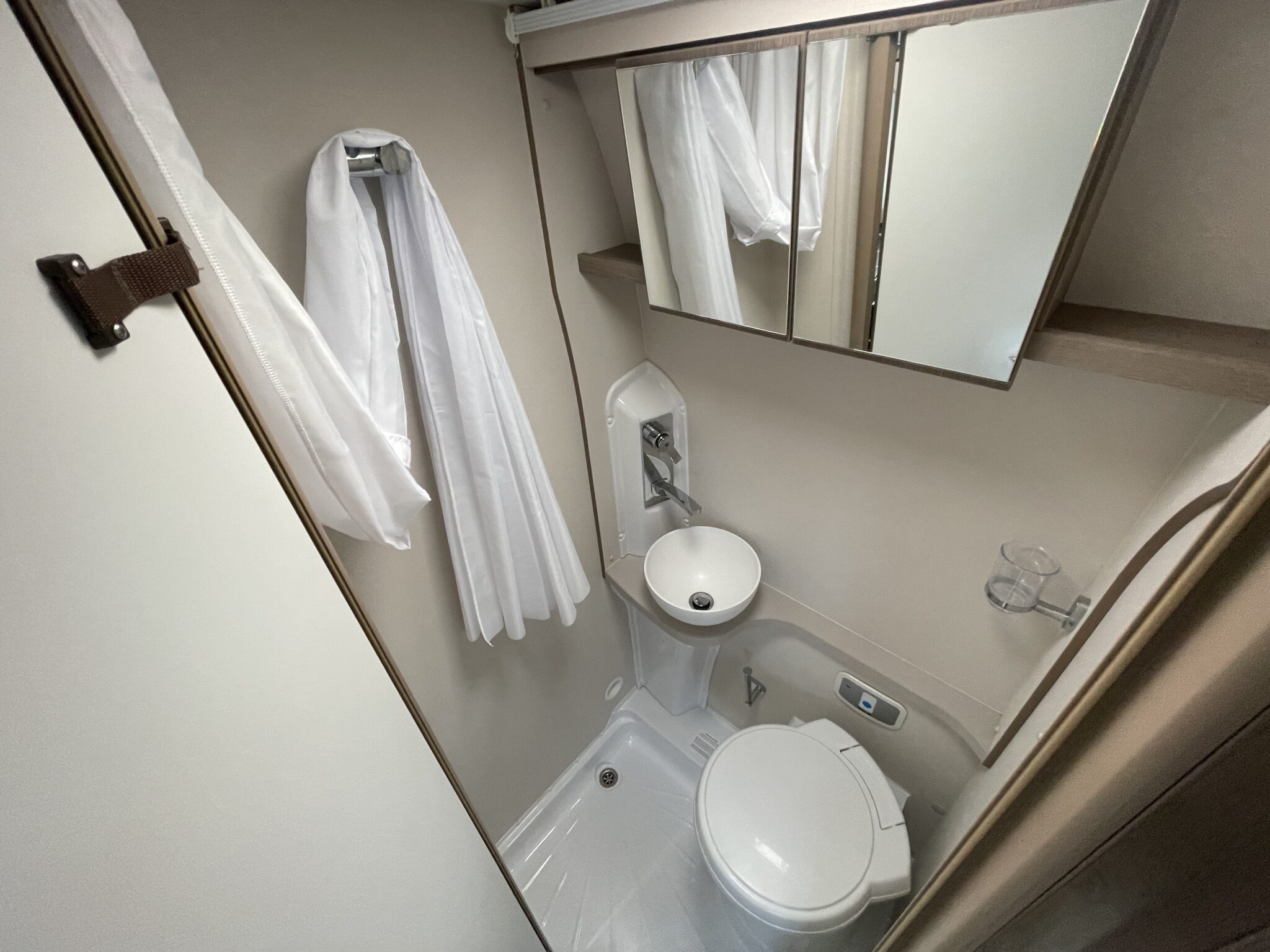 Compass Kensington CV40 3 Berth Rear Lounge Motorhome For Sale