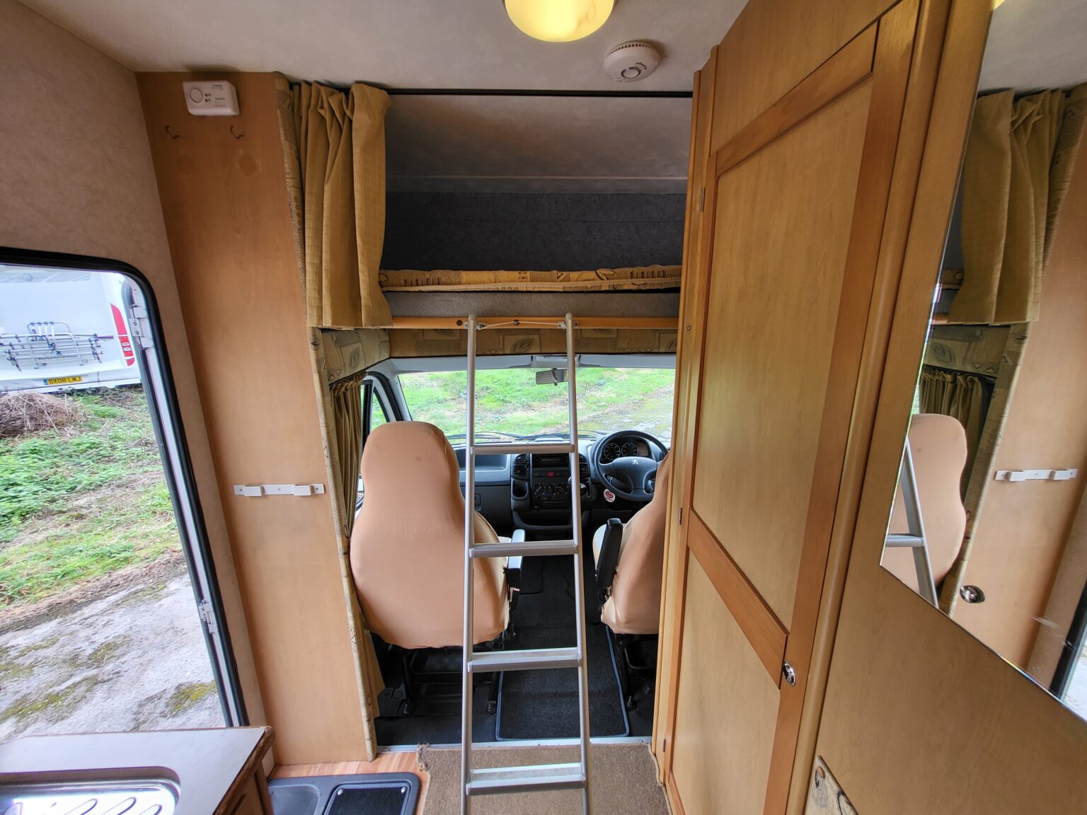 Compass Avantgarde 200 4 Berth 2 Belt Rear U Shaped Lounge Motorhome ...