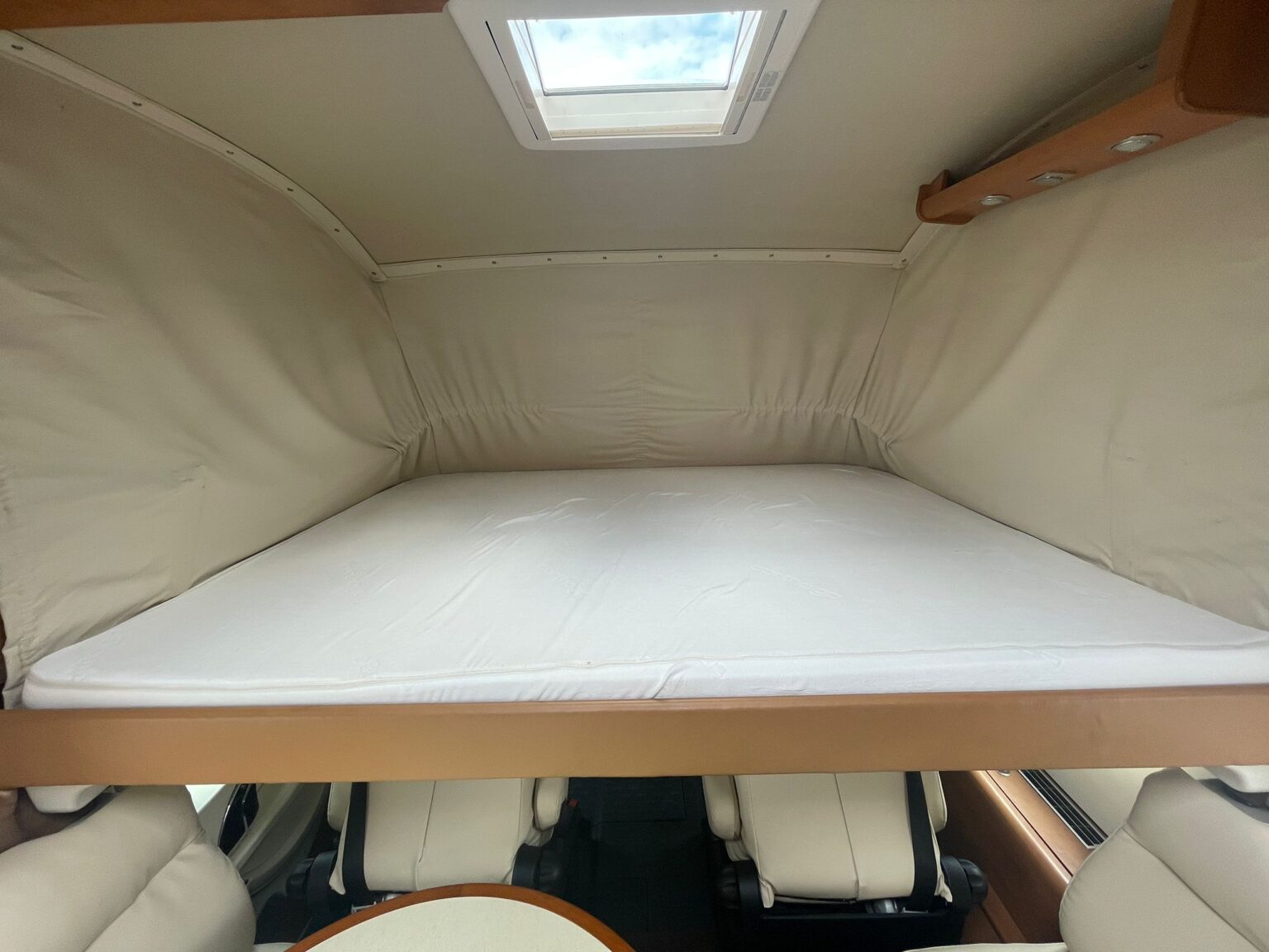 Carthago Chic I49 Yachting Silver Ed | 4 Berth Motorhome