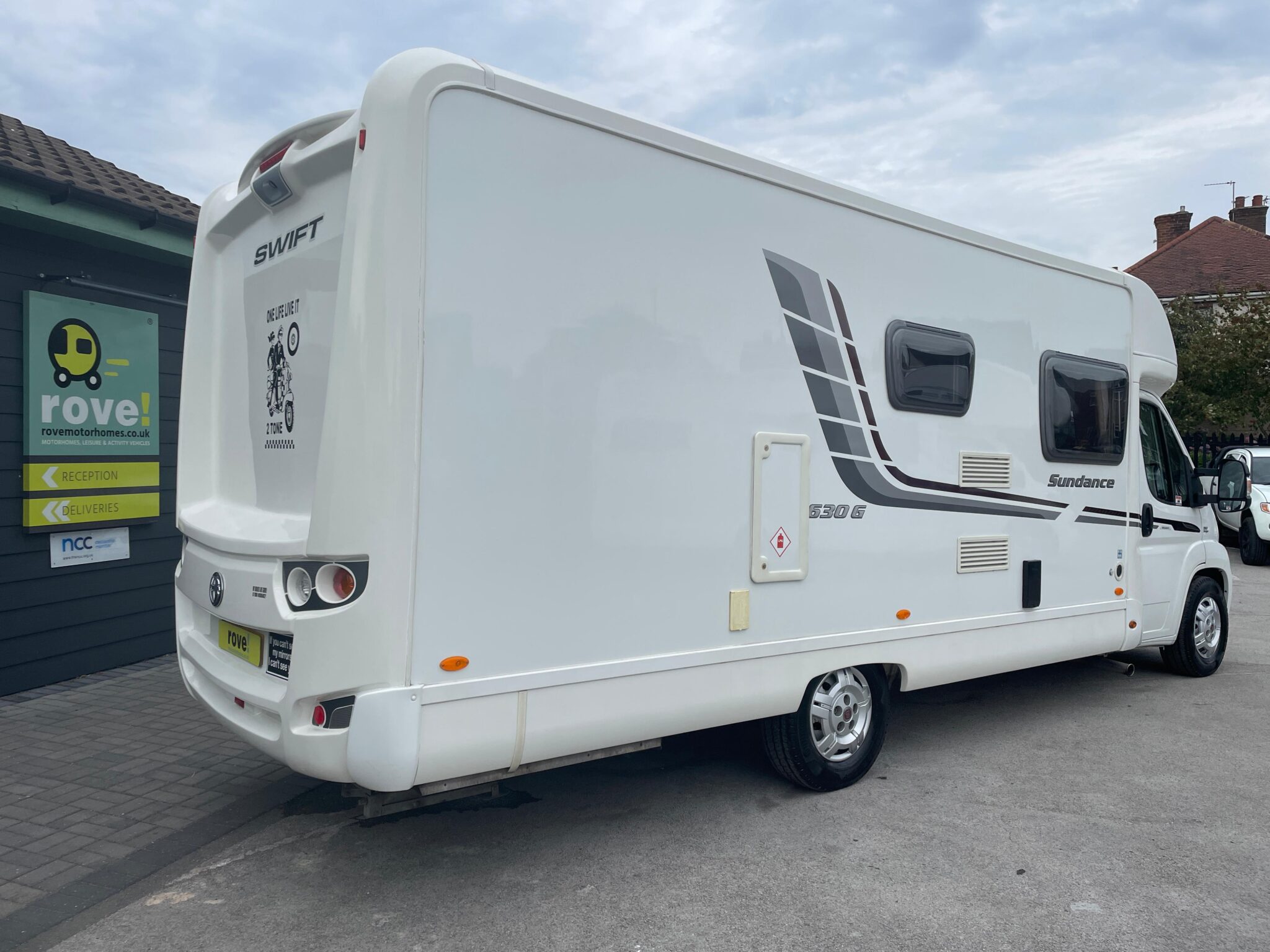 Used Swift Sundance 630G 4 Berth 2 Belt Rear Garage Fixed Transverse Bed Motorhome For Sale