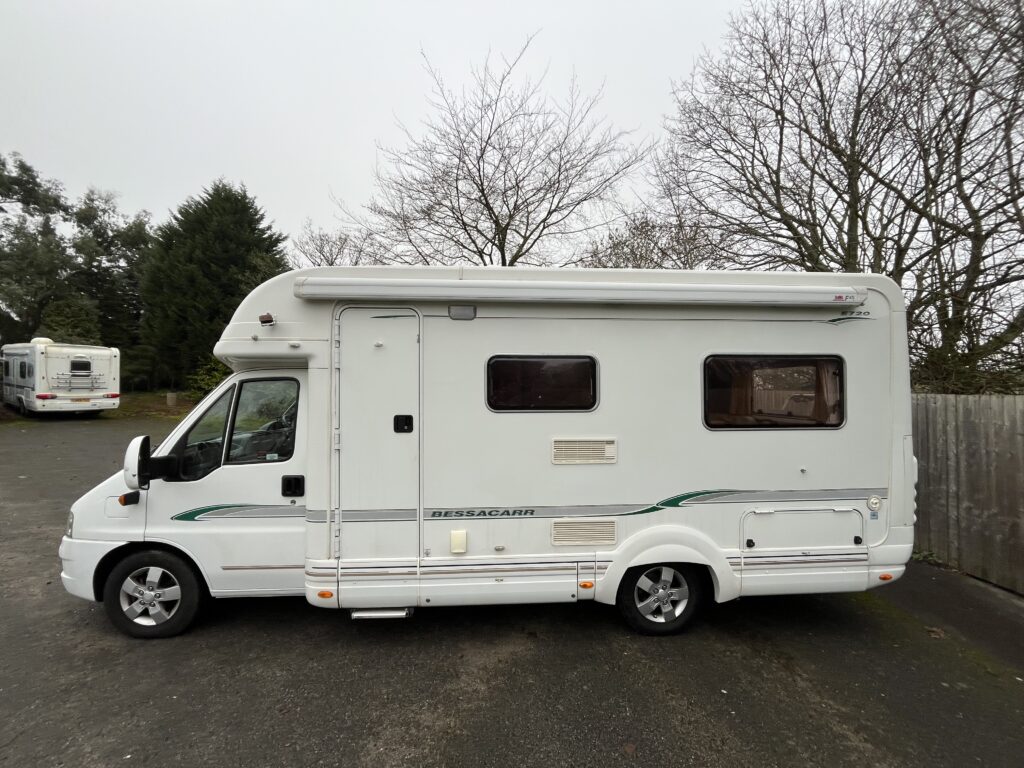 Bessacarr E720 2 Beth 2 Belt Rear Lounge Motorhome For Sale